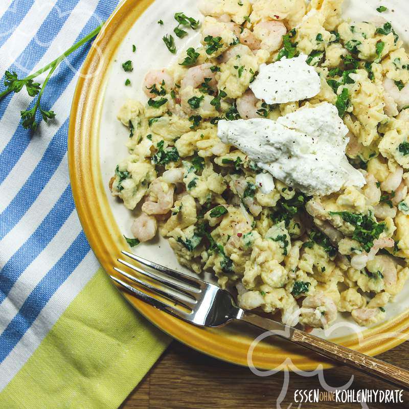 Rührei mit Garnelen - Essen ohne Kohlenhydrate